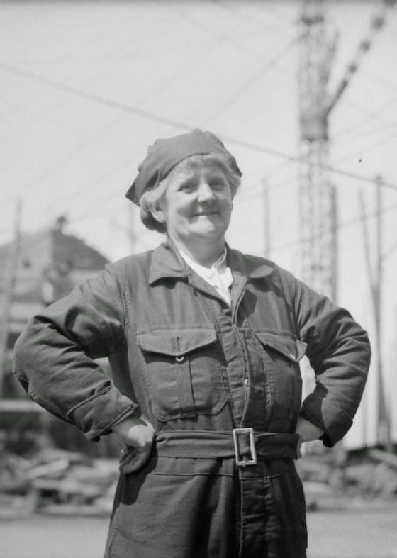 50+ Photos Of Women At Work During World War II