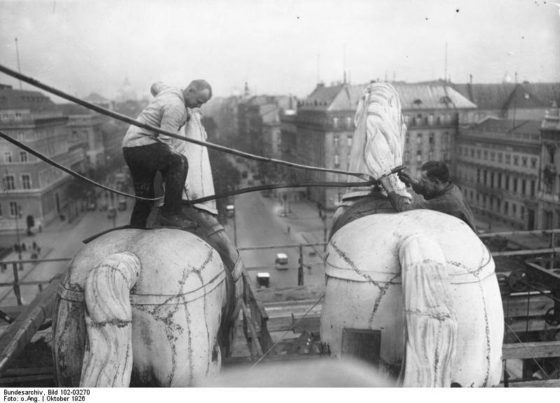 1920s Berlin: 50+ Historical Photos Showing Everyday Life In Berlin ...