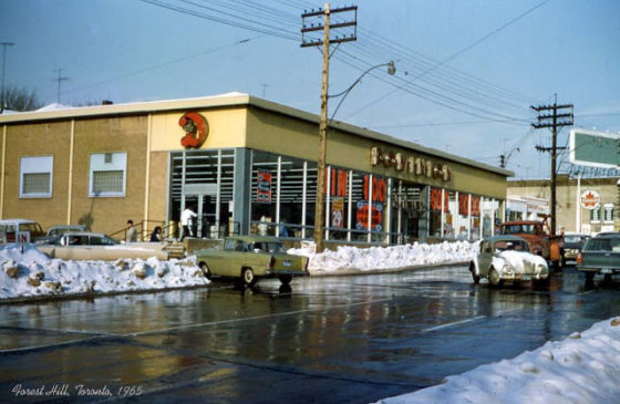 Stunning Photos of Toronto Streets in the 1960s