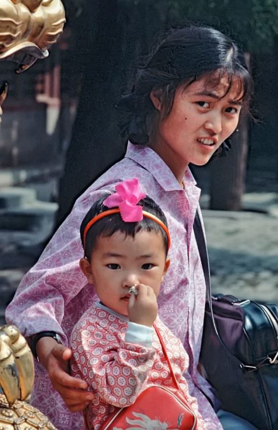 50+ Spectacular Photos Show Everyday Life Of China In the 1970s