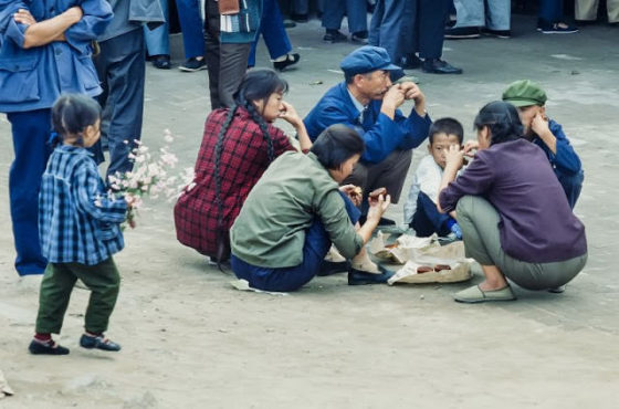 50+ Spectacular Photos Show Everyday Life Of China In the 1970s