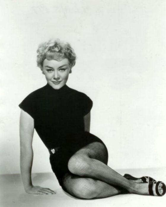 50+ Classic Beauties Wearing Fishnet Stockings From 1950s And 1960s