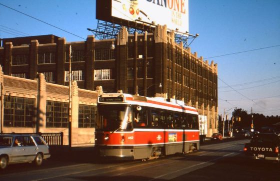 50+ Fascinating Color Photos Show Transportation Of Toronto In The 1980s