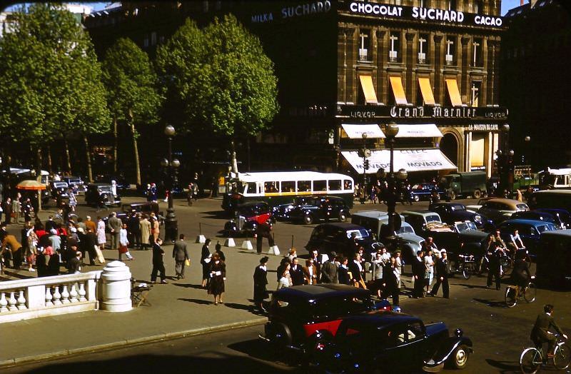 1950s Paris: Fascinating Photos Show Street Scenes And Everyday Life Of ...