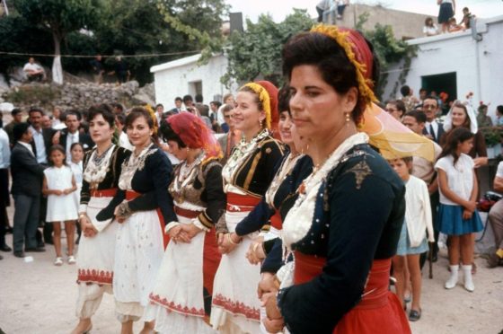 Fascinating Vintage Photos Show Life In 1970s Greece
