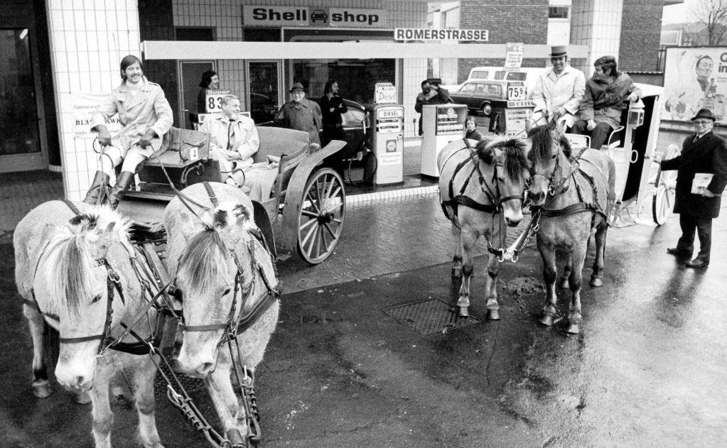1973 Oil Crisis: Historical Photos From Around The World During The ...