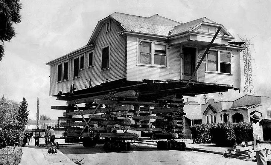 Historical Photos Of Houses Moving In Los Angeles From The Past