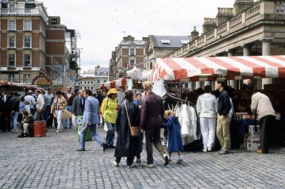 Vintage Photos Show The Street Life Of London From The 1980s