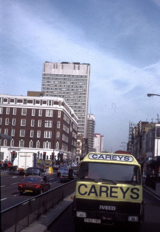 Vintage Photos Show The Street Life Of London From The 1980s
