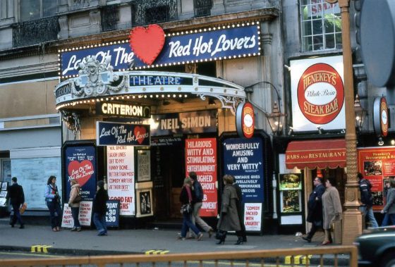 Vintage Photos Show The Street Life Of London From The 1980s