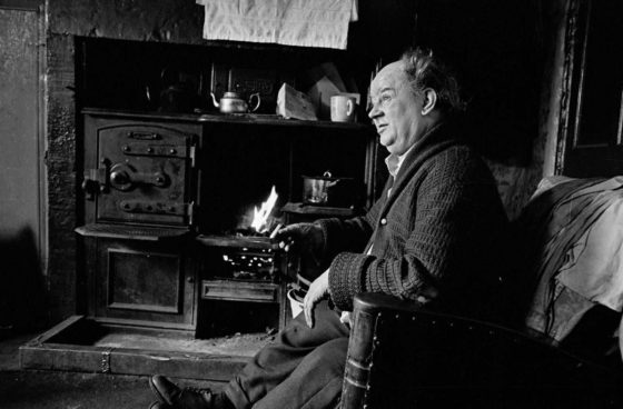 Powerful Photos of Housing Conditions and The Lives of Working-class ...