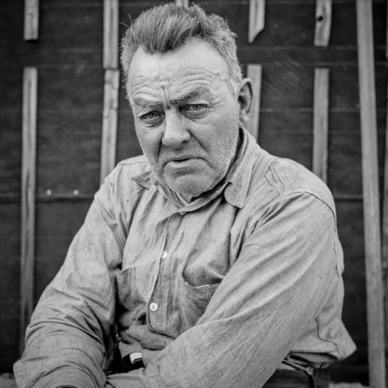 Maine Woodsmen: Fascinating Vintage Photos Show Woodsmen Shepherding ...