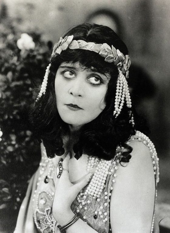 Theda Bara: The First Sex Symbol of the Film Era, Who Lured Men to ...