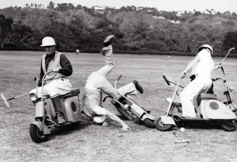 Amazing Vintage Photos of People with their Scooters From 1940s