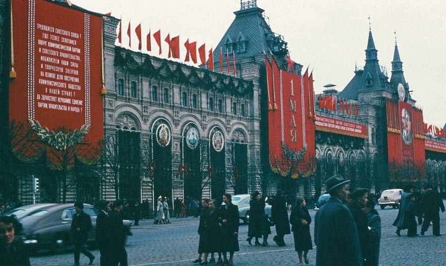 Soviet Moscow: Incredible Vintage Photos Show What Moscow Looked Like ...