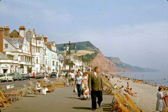 Fascinating Vintage Photos Show What England Looked Like in the 1950s