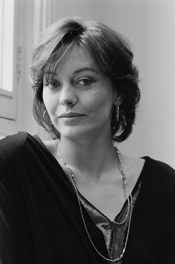 Life Story and Gorgeous Photos of Lesley-Anne Down from her Life and Career