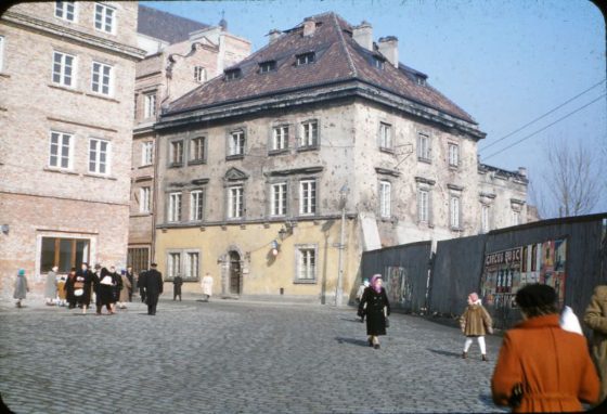 Post-War Warsaw: Fabulous Photos Show Warsaw After the Reconstruction ...