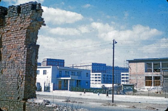 Post-War Warsaw: Fabulous Photos Show Warsaw After the Reconstruction ...