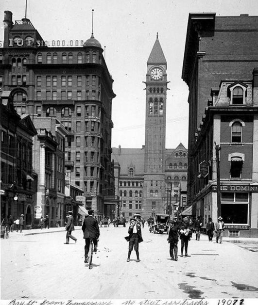Historical Photos Show Cycling in Toronto From the Early 1900s