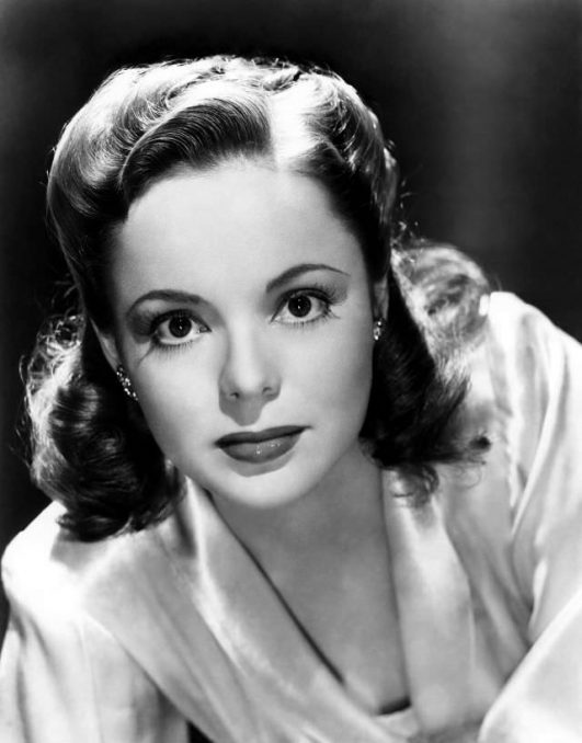 Faye Emerson: Life Story and Beautiful Photos of the First Lady of Late ...