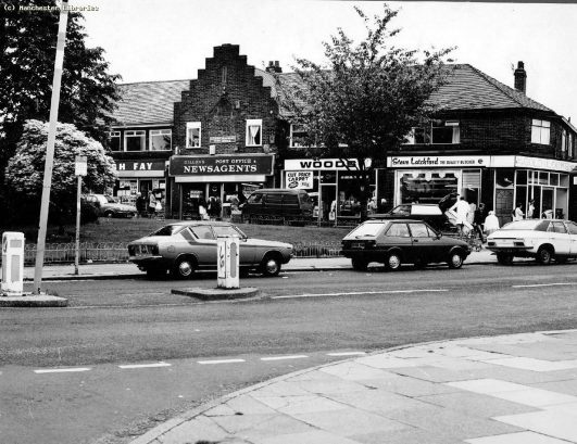 Manchester in 1985: Fascinating Vintage Photos Capturing Street Scenes ...