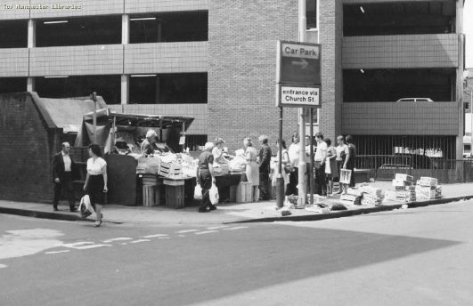 Manchester in 1985: Fascinating Vintage Photos Capturing Street Scenes ...