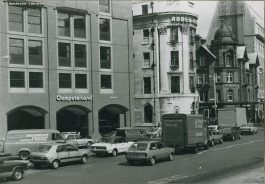 Manchester in 1985: Fascinating Vintage Photos Capturing Street Scenes ...