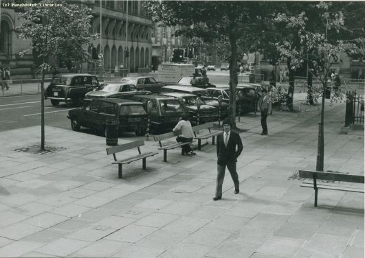 Manchester in 1985: Fascinating Vintage Photos Capturing Street Scenes ...