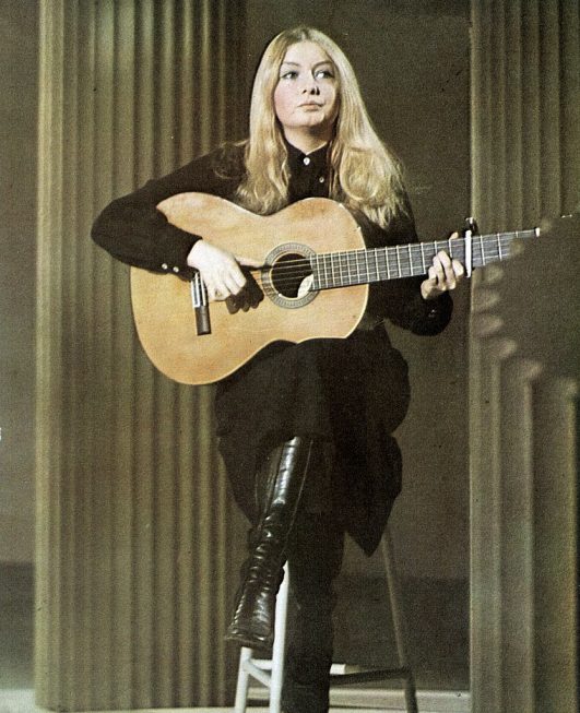 Mary Hopkin: Story and Beautiful Photos of Welsh Singer who sang ‘Those ...