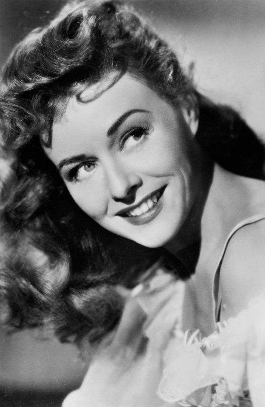 Paulette Goddard: Life Story and Gorgeous Photos of Charlie Chaplin's ...