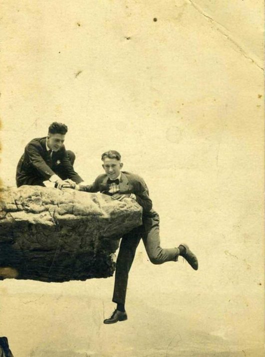 Daredevil Photos of People at The Extreme Heights from the Past that ...