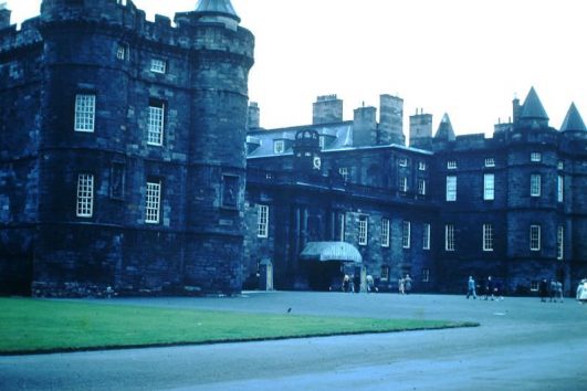 Stunning Vintage Photos Show Post-WWII Scotland in Vibrant Colors