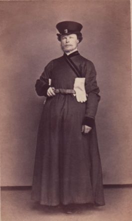 Historical Studio Portraits of Russian Working-Class People From the ...