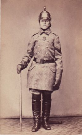 Historical Studio Portraits of Russian Working-Class People From the ...