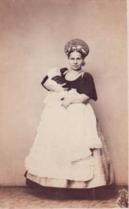 Historical Studio Portraits of Russian Working-Class People From the ...