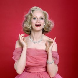 Sondra Locke: Life Story and Gorgeous Photos of Charismatic Actress ...