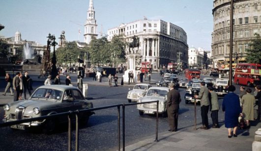 A look at the 1950s London Through these Amazing Color Photos
