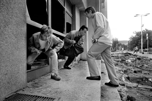 The Siege of Sarajevo: Tragic Story and Haunting Photos from The ...