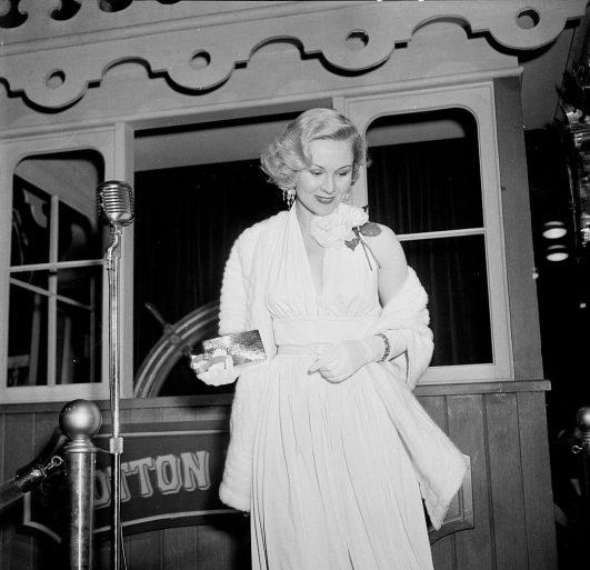 Virginia Mayo: Life Story and Beautiful Photos from her Life and Early ...