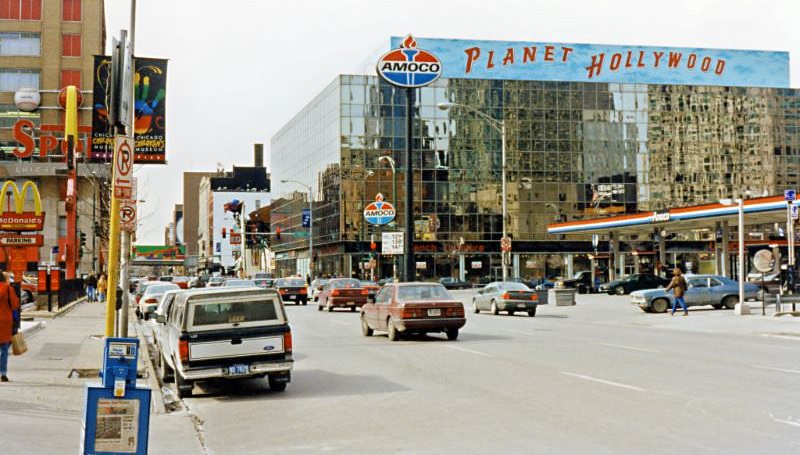 A Look Back at Chicago in the Mid-1990s Through these Stunning Photos