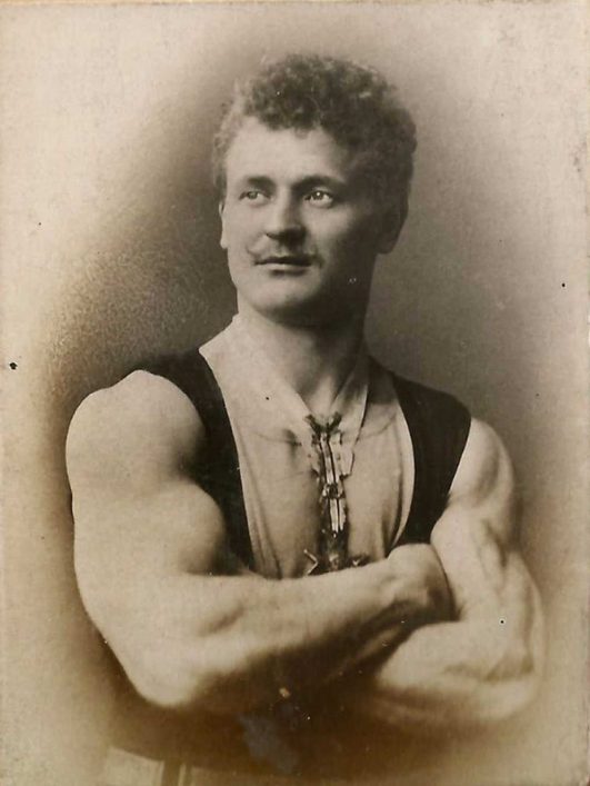The World's First Moderns Bodybuilders from the Early 1900s