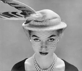 Glamorous Modeling Photos of the American Model Joan Olson in the 1950s