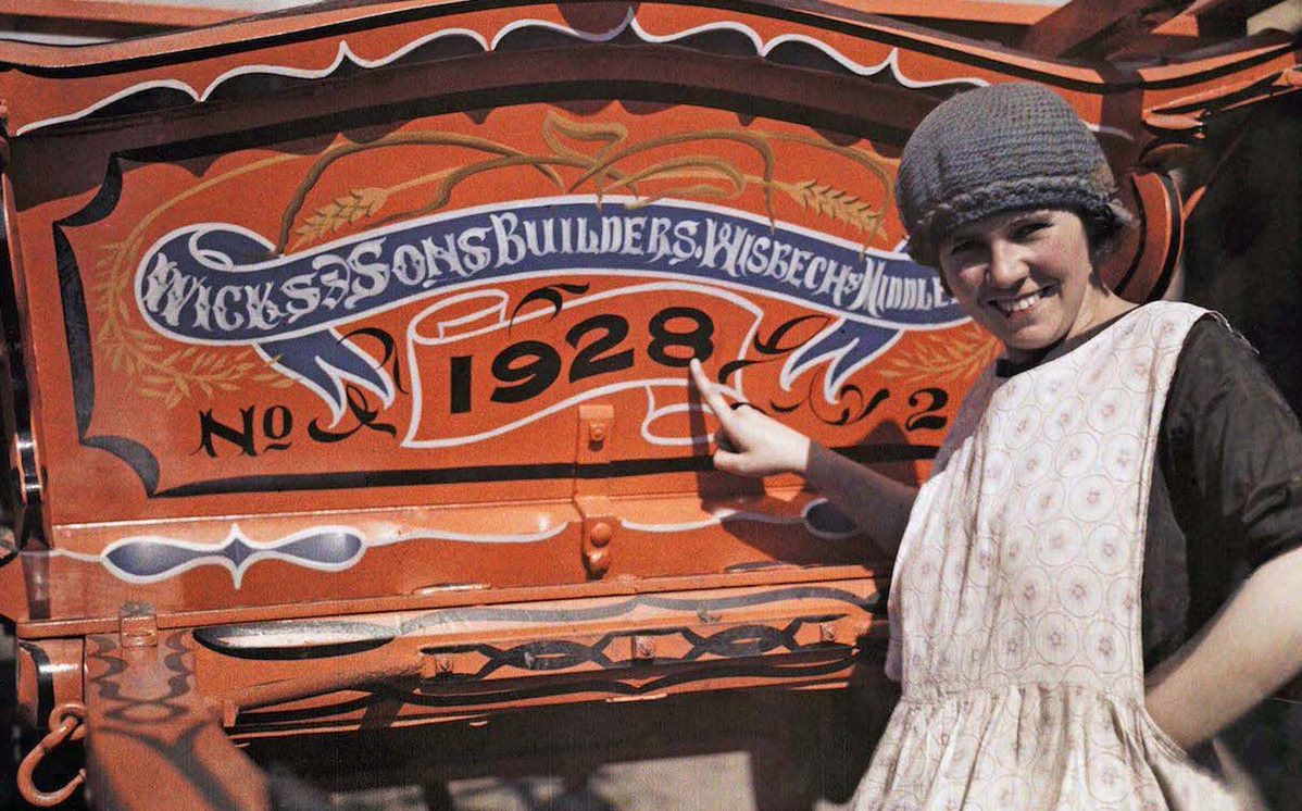 Beautiful Life in the late-1920s Britain Through the Lens of Clifton R ...