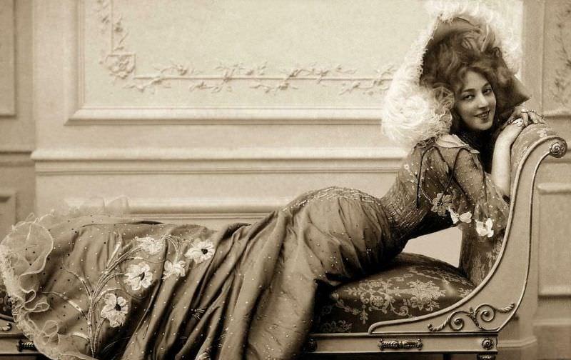 Helene Anna Held: Life Story and Beautiful Photos of a Polish Stage ...