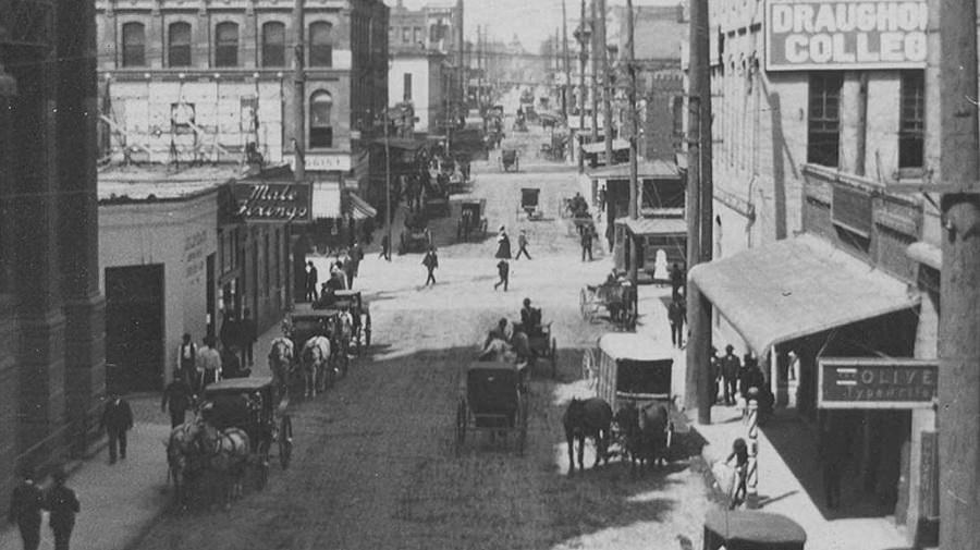Stunning Vintage Photo Capturing Street Scenes Of Dallas In The 1980s