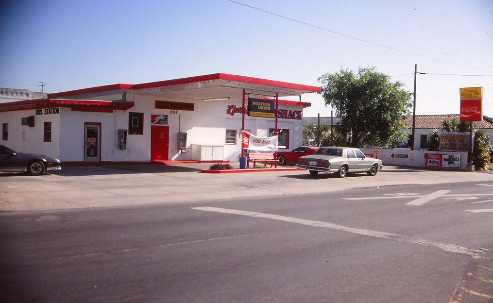 What Florida looked like in the 1990s Through Fascinating Photos