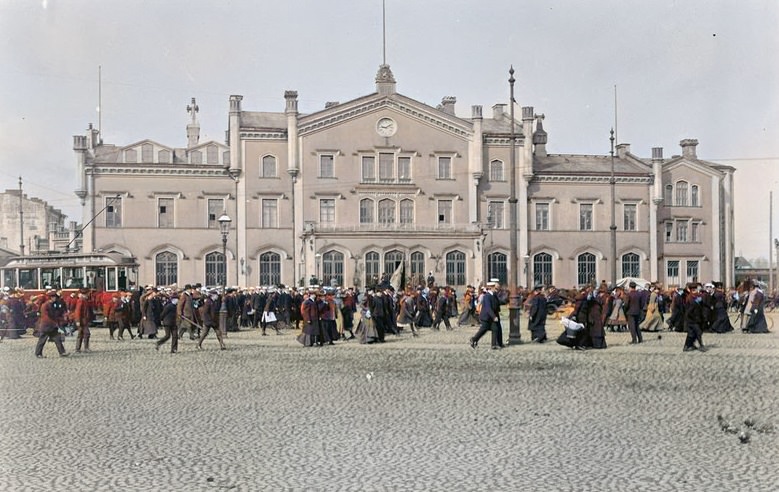 Stunning Colorized Photos of Helsinki from the early 20th Century