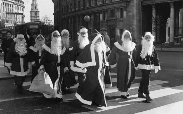 Stunning Vintage Photos of Santa Claus from the Past