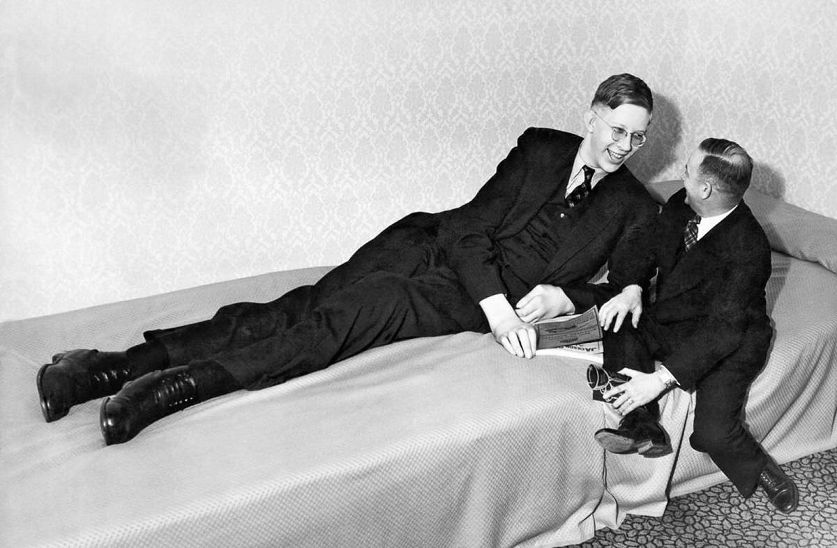 Robert Wadlow: Life Story and Photos of World's Tallest Man in History